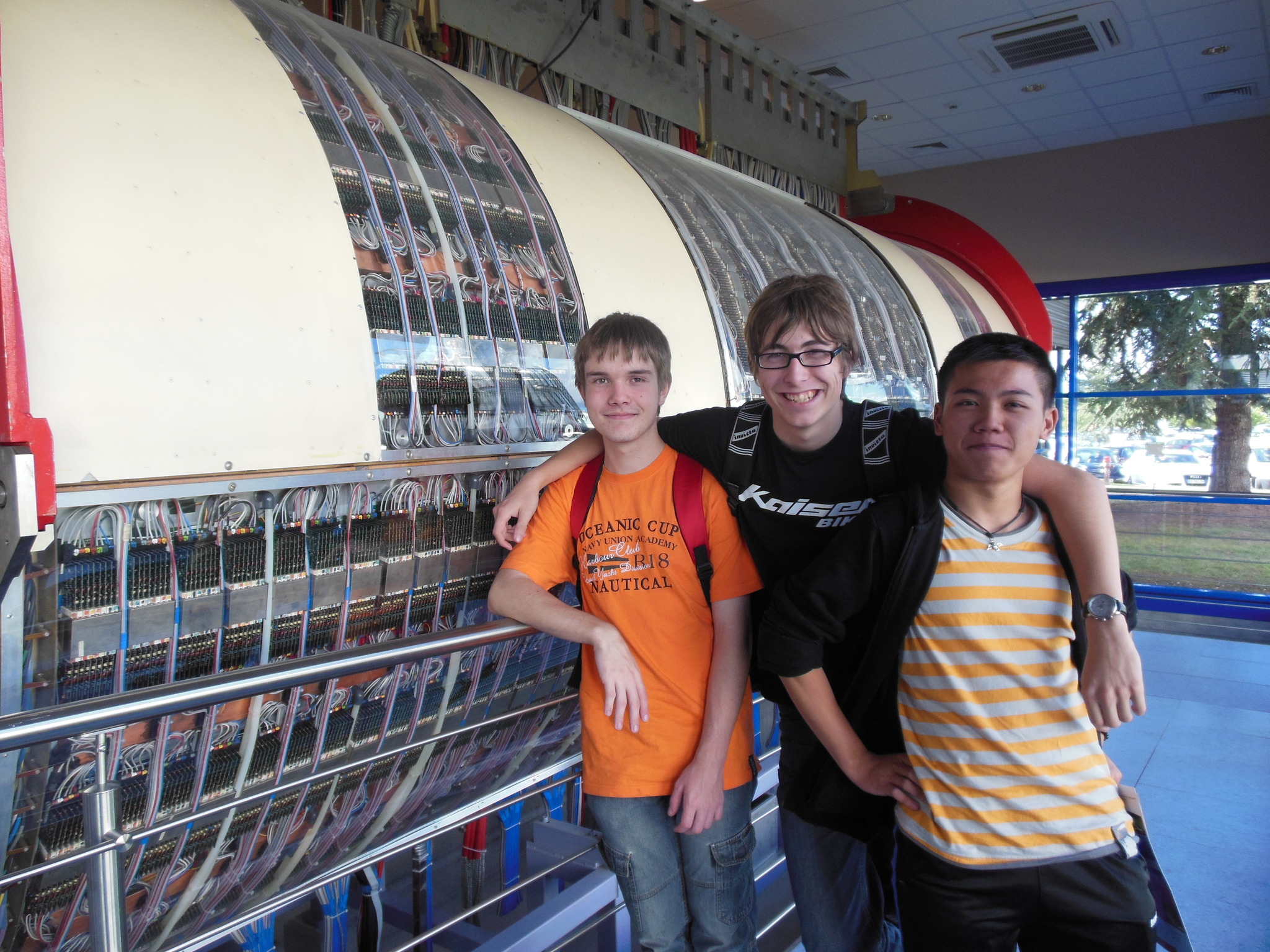 Die HTL Wels auf den Spuren des weltgrößten Teilchenbeschleunigers ...