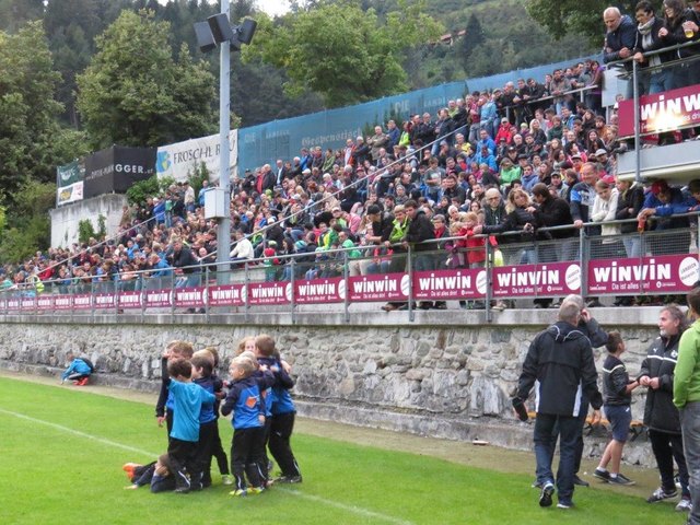 Hypo will Fussballbegeisterung aufwecken. Erste Station Landeck ...