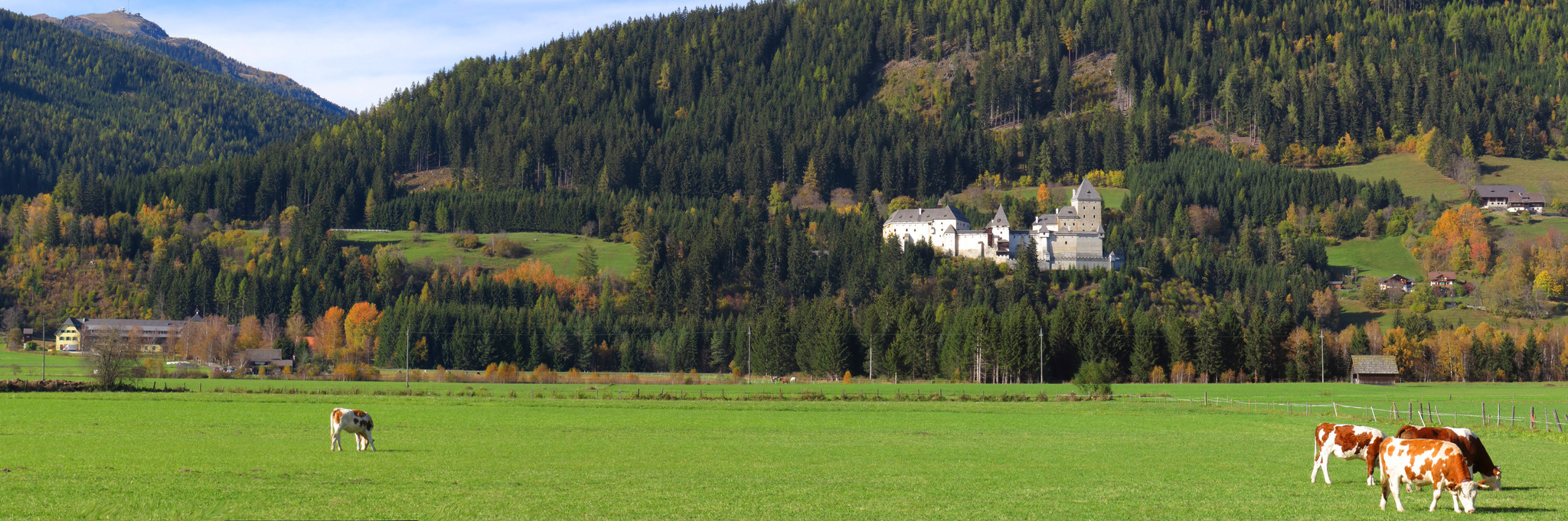 Schloss Moosham ist ein Blickfang entlang des Lungauer Murtales - Lungau