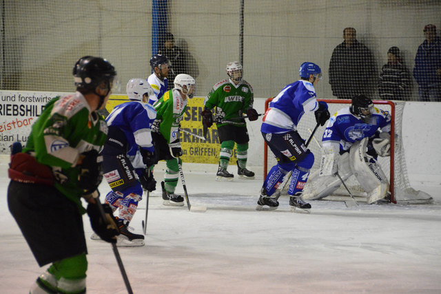 Eishockey: VST Adler Völkermarkt - ESC Steindorf 0:8 (0:2 0:4 0:2 ...