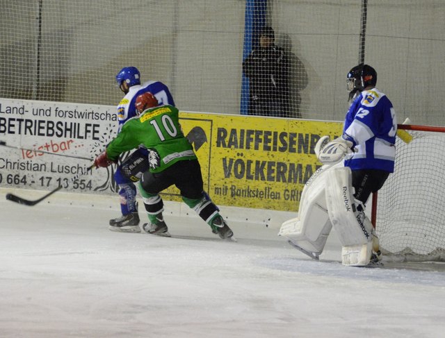 Eishockey: VST Adler Völkermarkt - ESC Steindorf 0:8 (0:2 0:4 0:2 ...