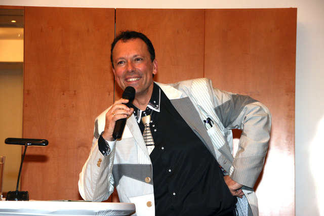 "Stimmwunder" Wolf Frank parodierte im Dreikönigshof - Korneuburg