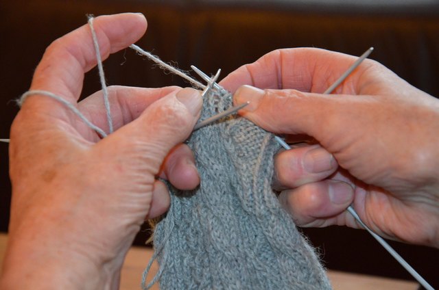 Handarbeit: Trachtenstutzen stricken - echte Handarbeit - Pongau