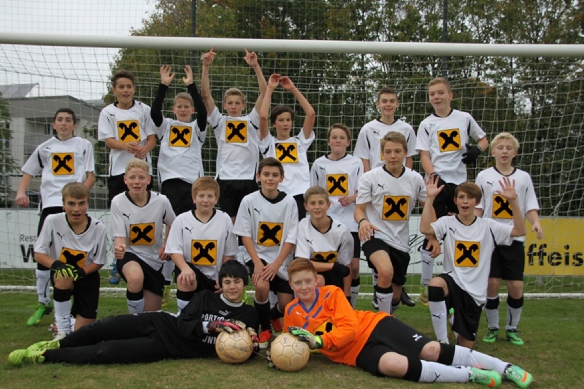 U15 Fußballer der SMS Schubertviertel in Torlaune - Enns