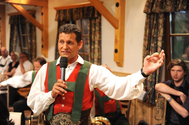 Der Musikant vermittelt das Kulturgut der Jagd – ein Portrait über Dr ...