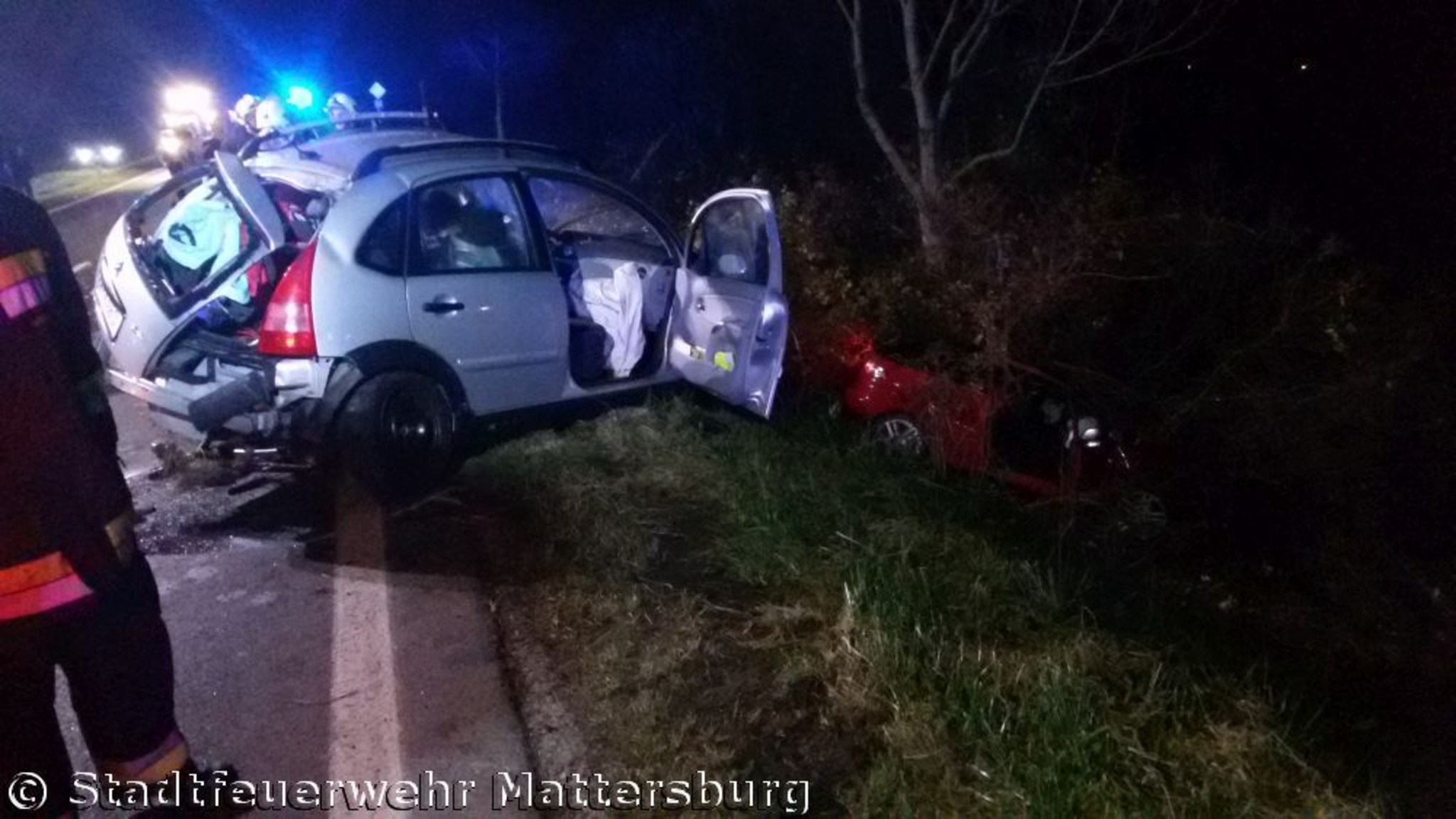 Lenkerin nach Crash aus Wrack befreit - Mattersburg