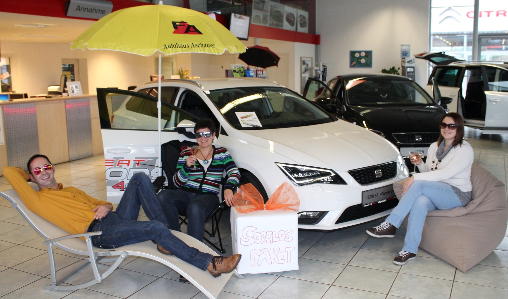 Im Autohaus Aschauer werden sie jetzt schon beschenkt. - Perg