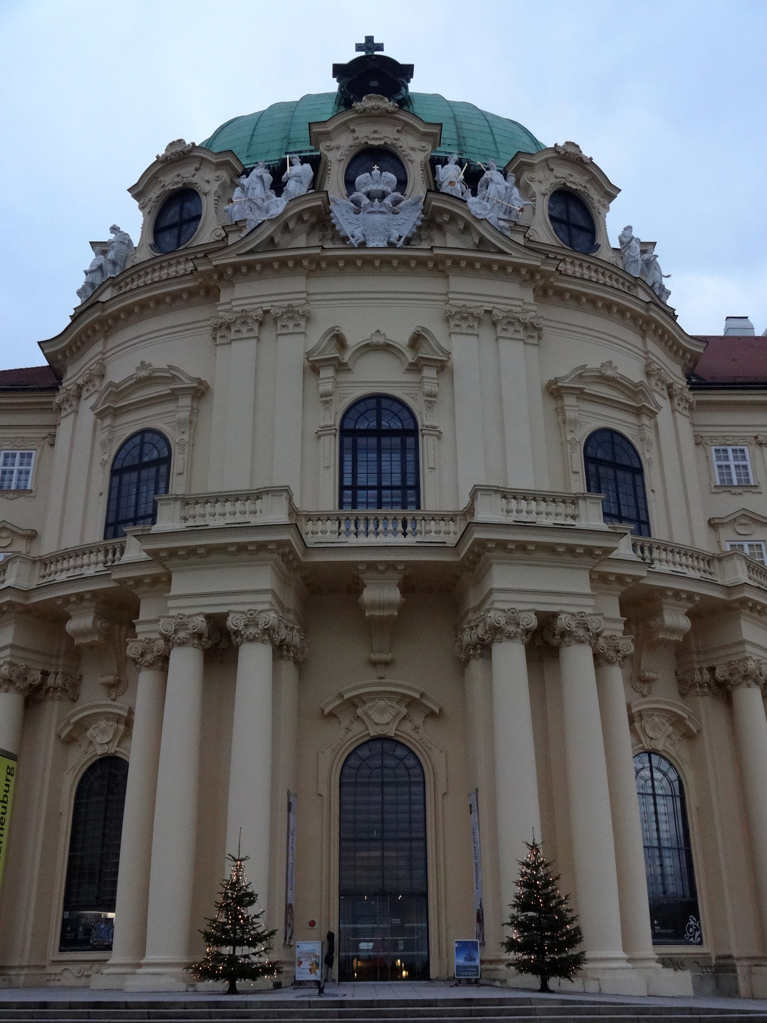 Hauptportal - Rudolfsheim-Fünfhaus