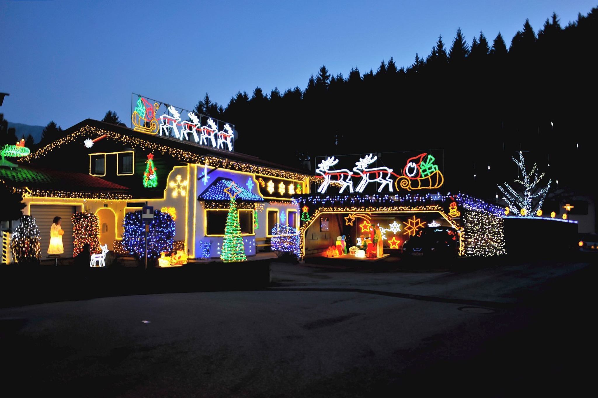 Das „Winter- Lichter - Wunderland“ in Langkampfen. - Kufstein