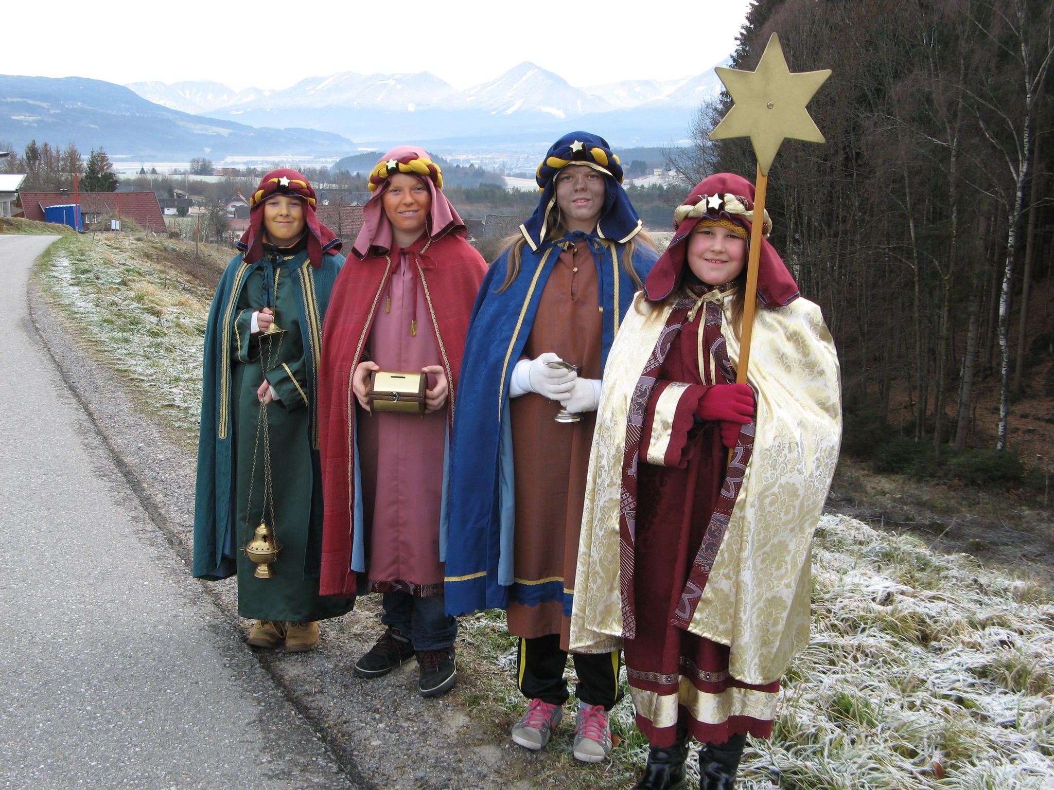 Die Sternsinger bringen den Segen in jedes Haus - Villach Land