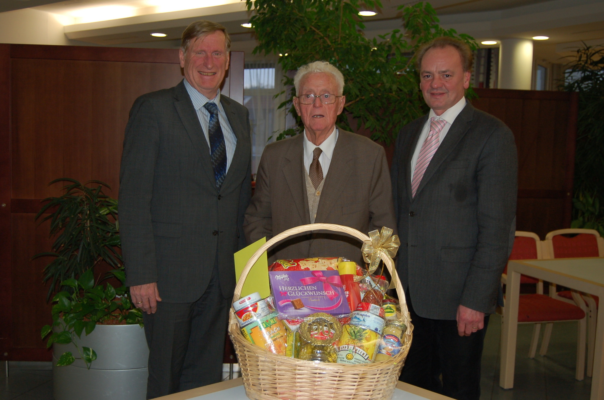 Zwettls Altbürgermeister Anton Denk zu Grabe getragen - Zwettl