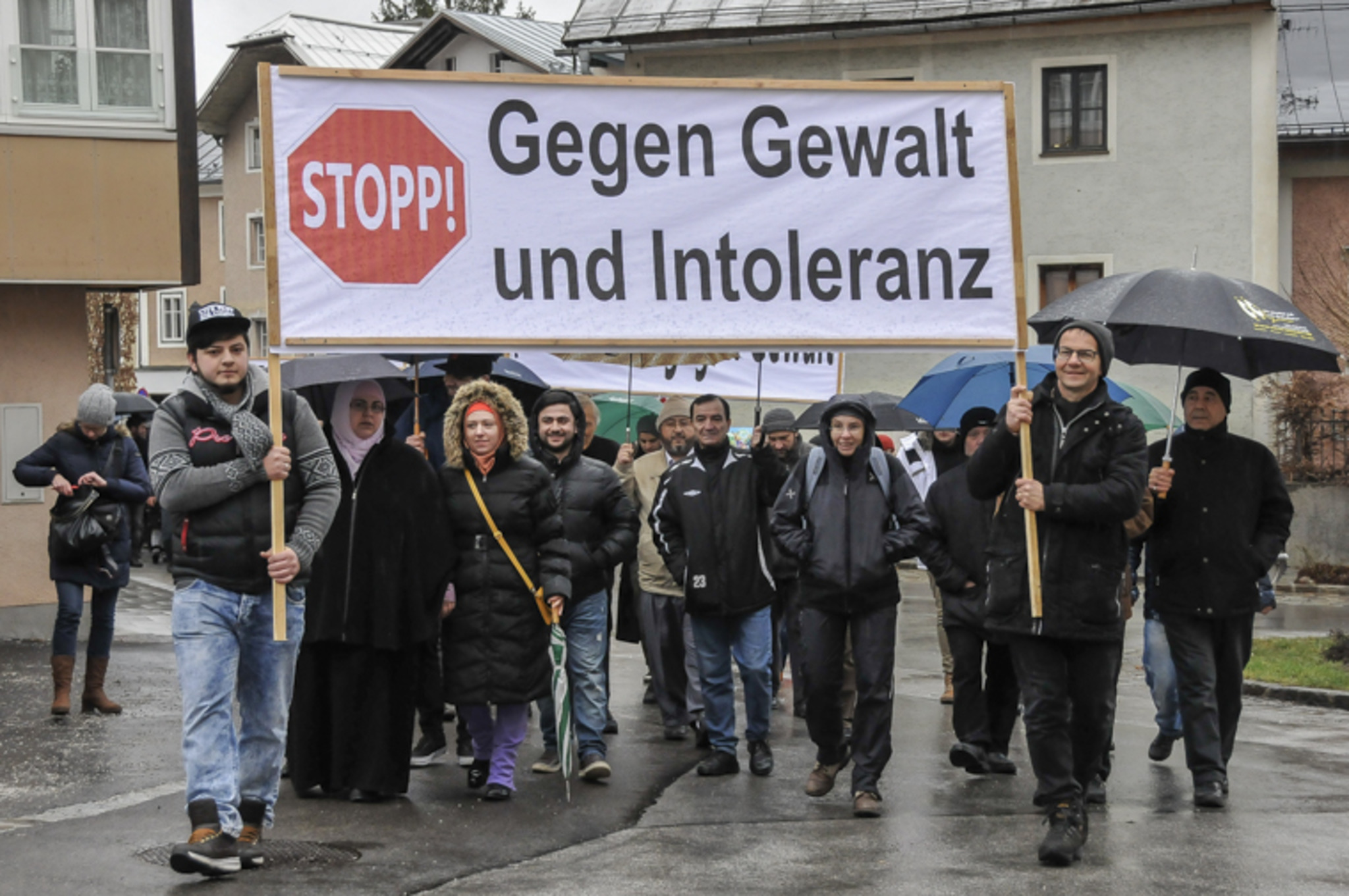 Halleiner Schweigemarsch gegen Gewalt und Intoleranz - Lungau