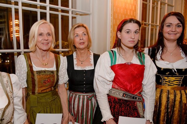 Dirndl Contest @ Stadttheater Klagenfurt - Klagenfurt