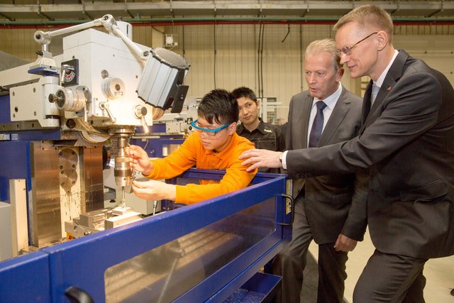 Lehrwerkstätte: Engel bildet in China selbst aus - Perg