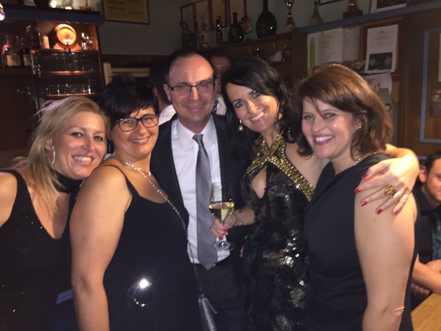 Jung-Tanzkomitee eröffnete Ollersdorfer ÖVP-Ball - Güssing