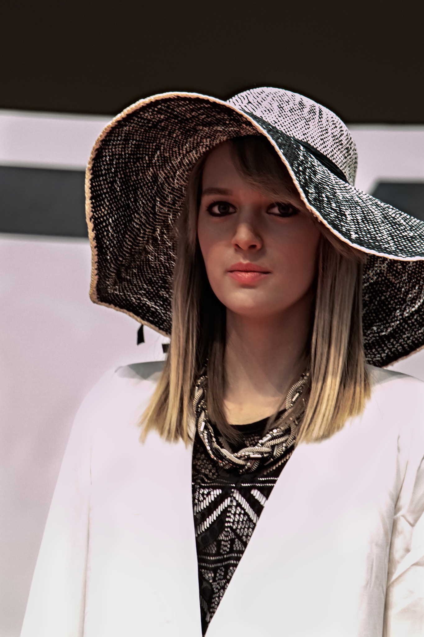 Austrias Next Top Models bilden Abschluss der City Gate Eröffnung ...