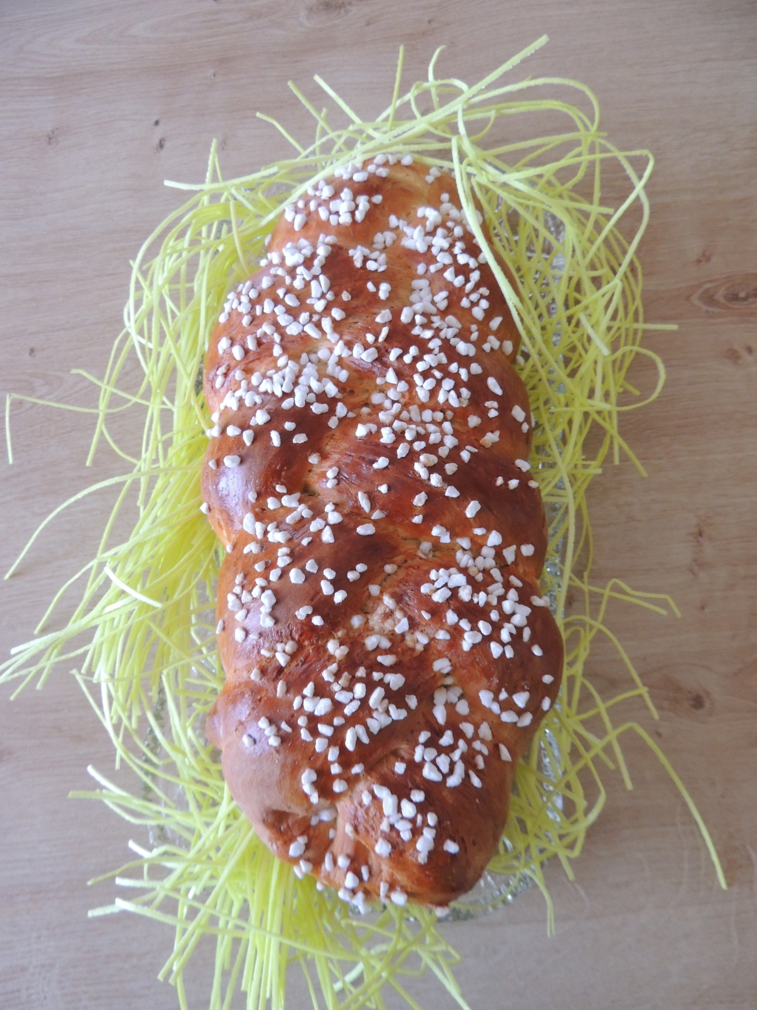 so ein frischer selbstgemachter Osterstriezel ist schon was leckeres - Horn