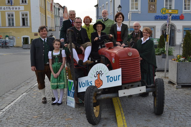 Mit Traktor für mehr Volkskultur - Schärding