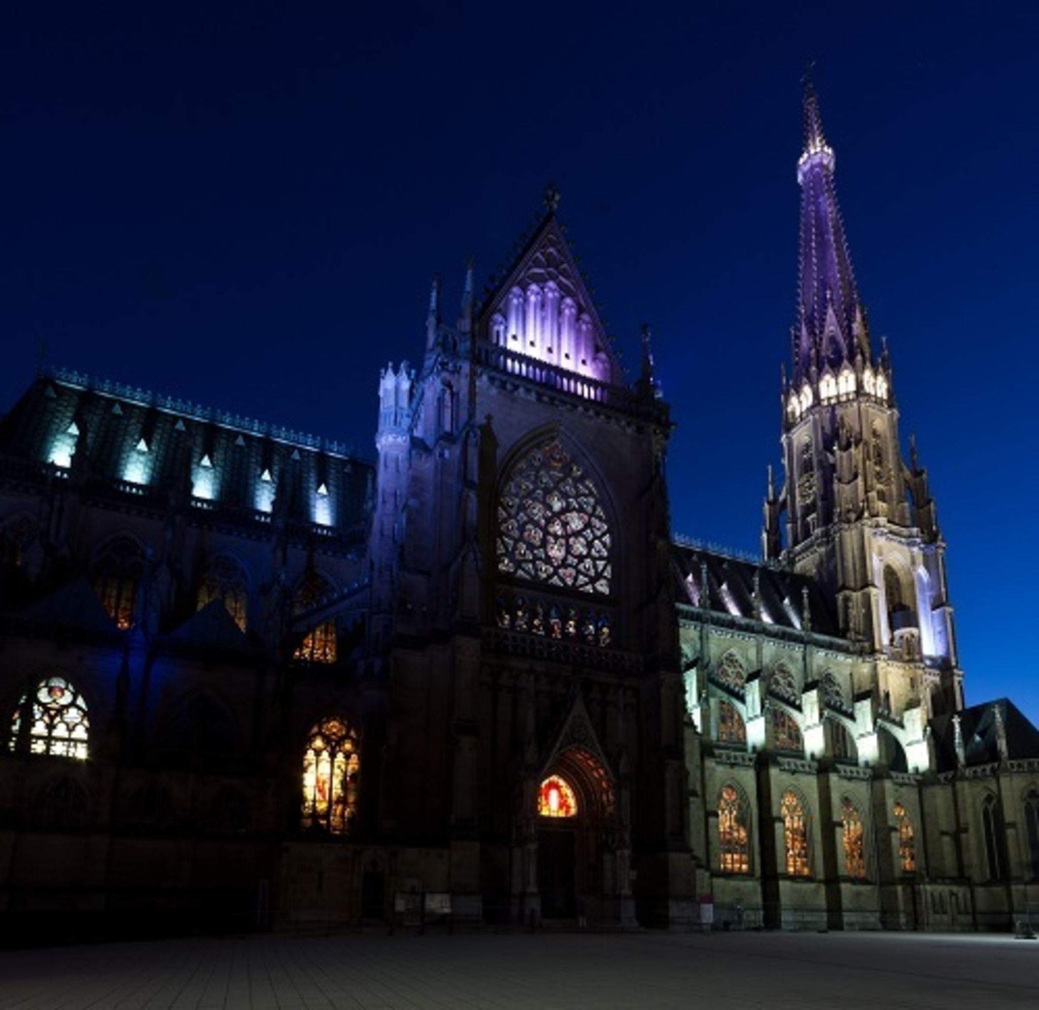 Taschenlampenführung im Mariendom - Linz
