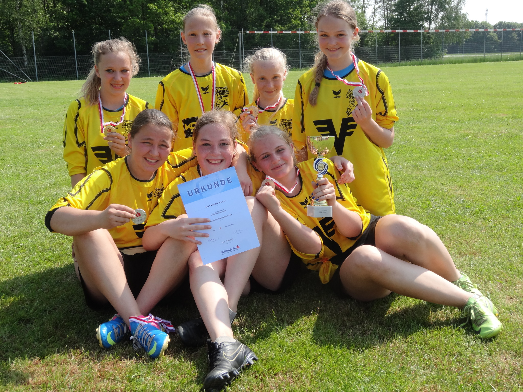 Silber und Bronze für Sport NMS Bad Kreuzen bei Faustball ...