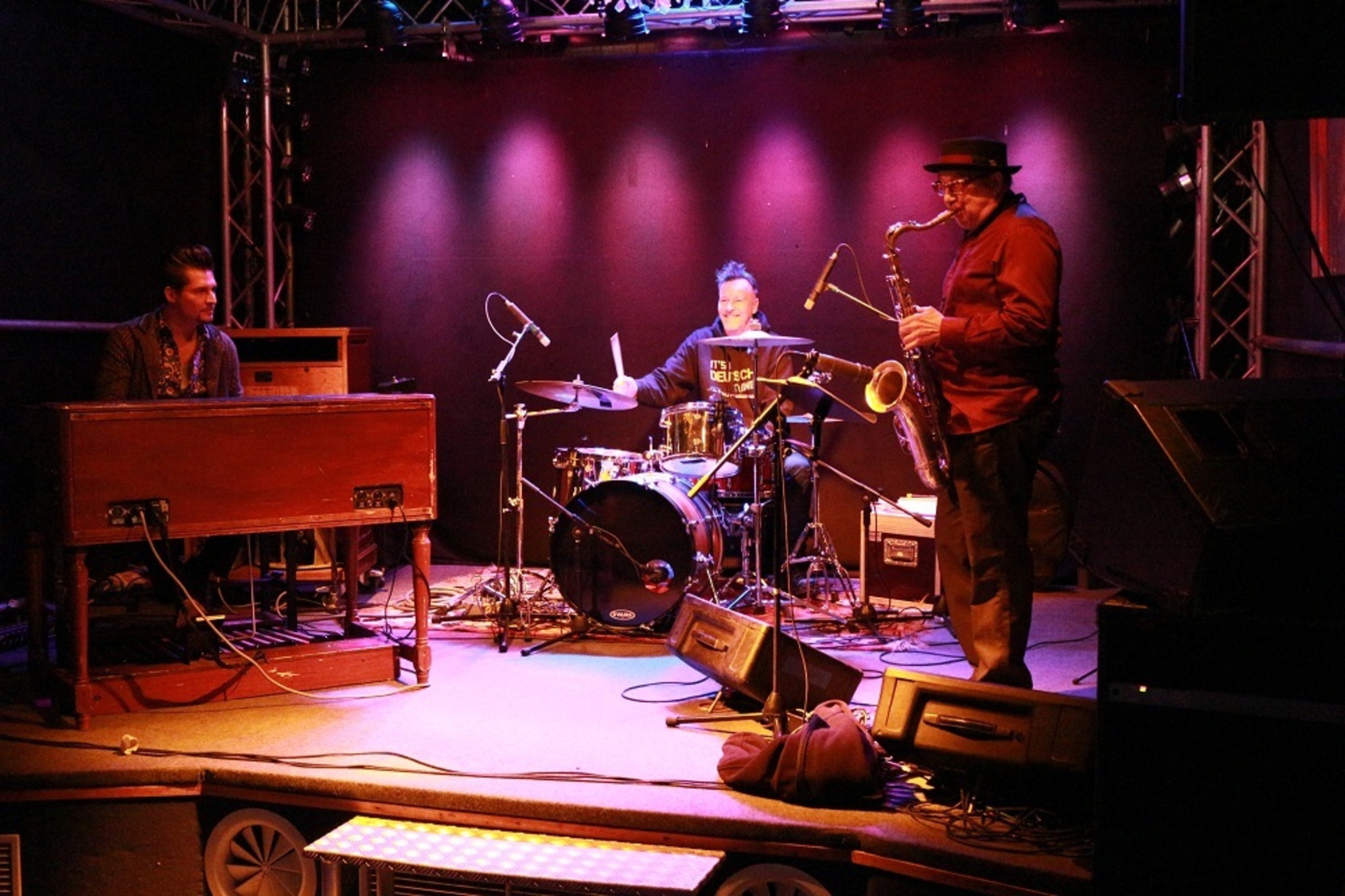 Zum Grooven und Chillen: Alex Deutsch mit Band - Weiz