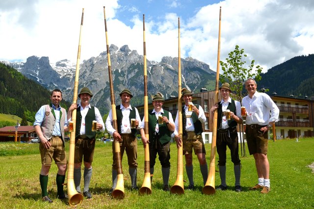 Alphornklänge beim Frühschoppen in Werfenweng - Pongau