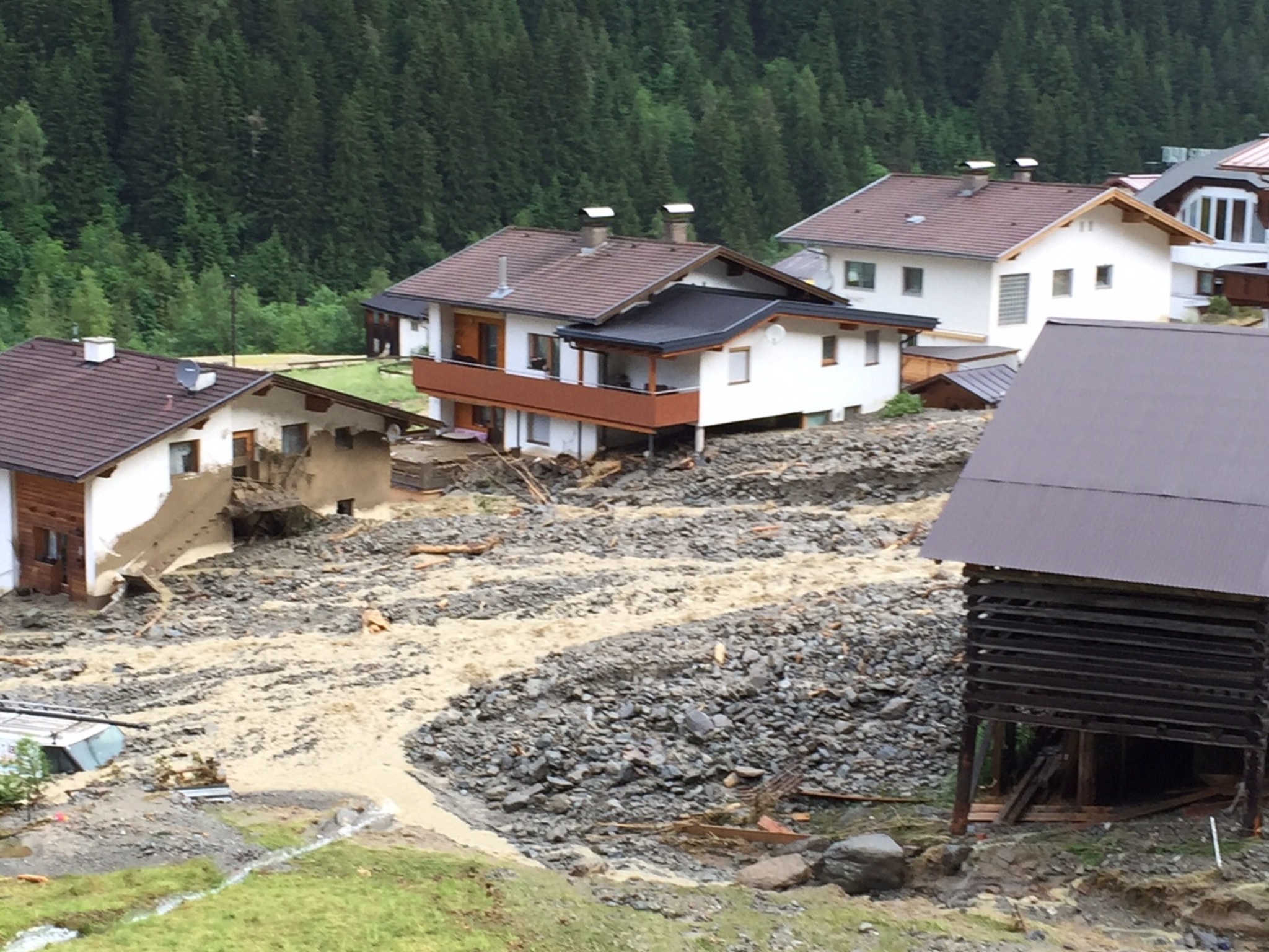Starke Unwetternacht sorgt für Verwüstungen in See - Landeck