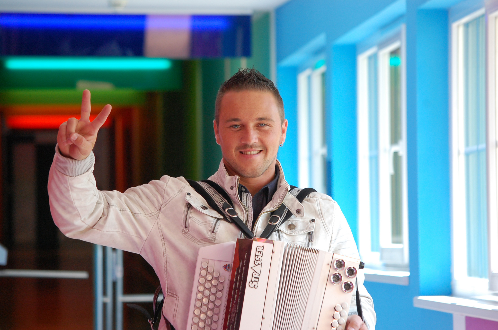 Schlagersänger Manuel präsentiert Musikvideo - Güssing