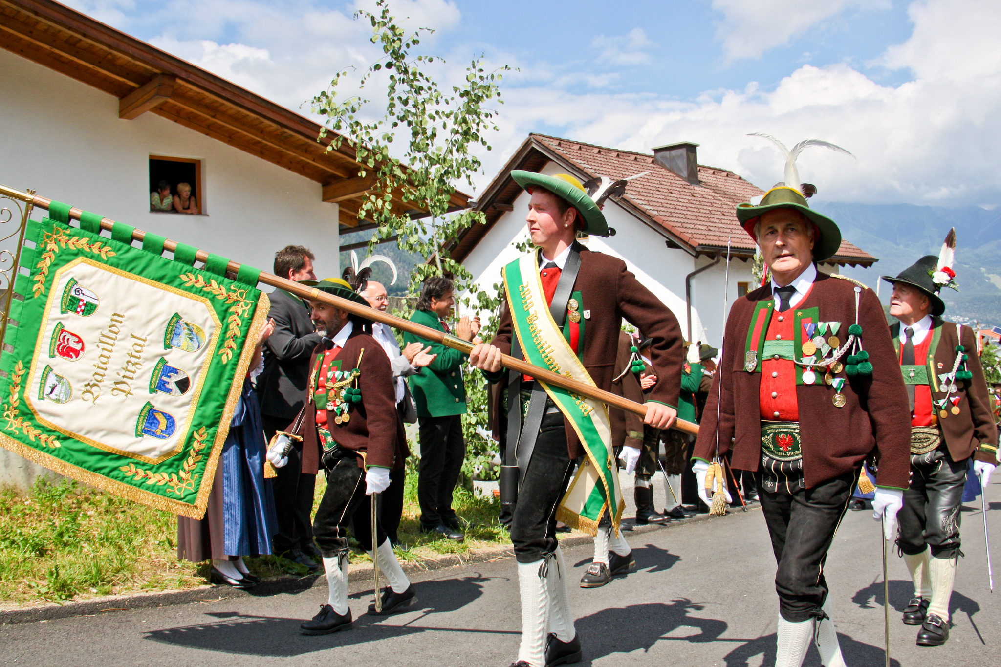 Bataillons- und Bezirksschützenfest in Arzl im Pitztal - Imst