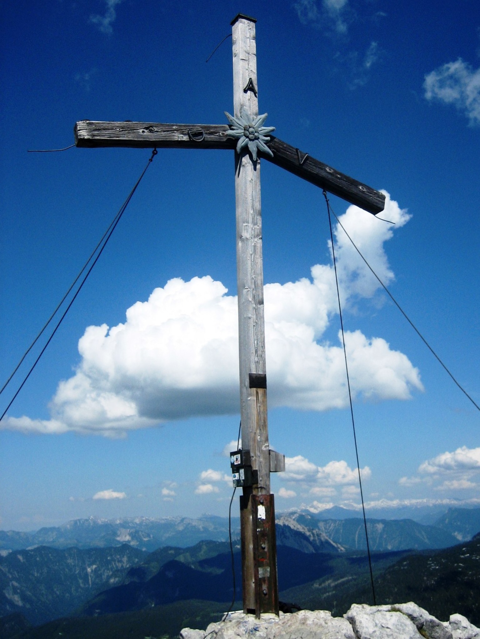 UPDATE: Aufstellen des Gipfelkreuzes am Donnerkogel verschoben - Enns