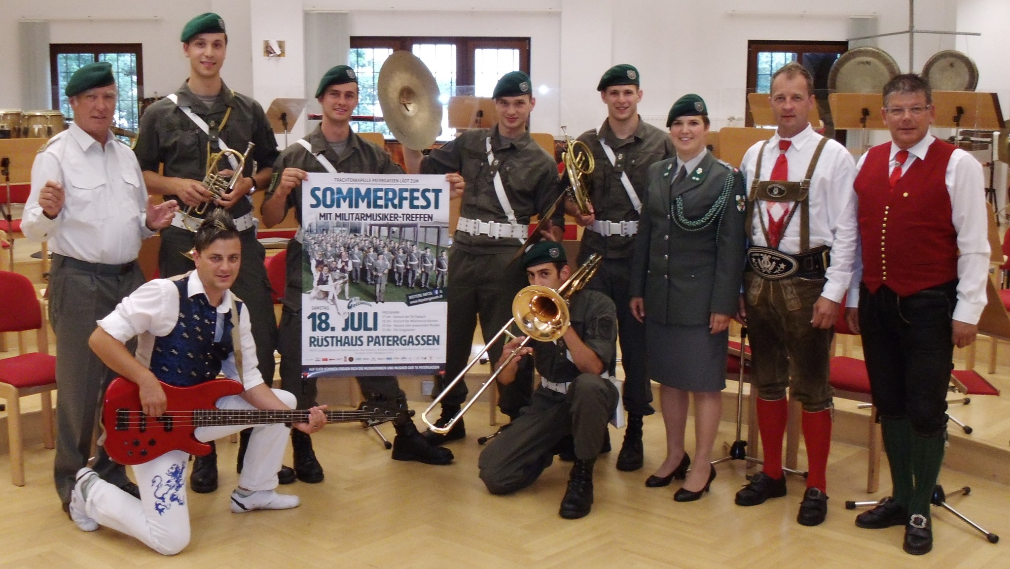 Zum Abschied stehen Militärmusiker habt acht! - Feldkirchen