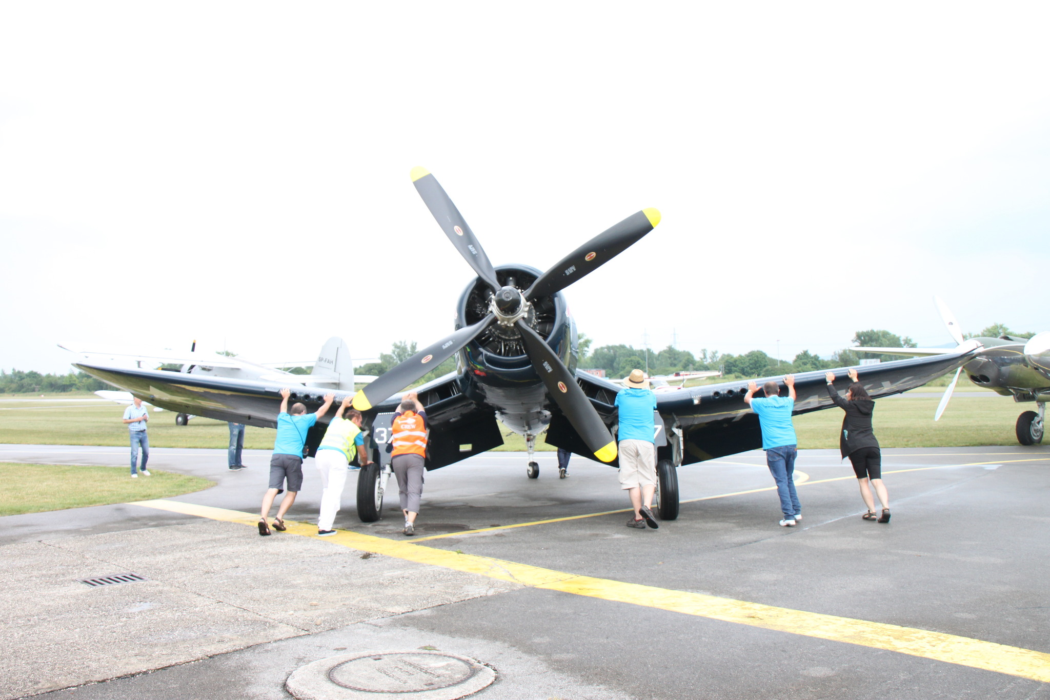 Fliegende Bullen über Stockerau - Korneuburg