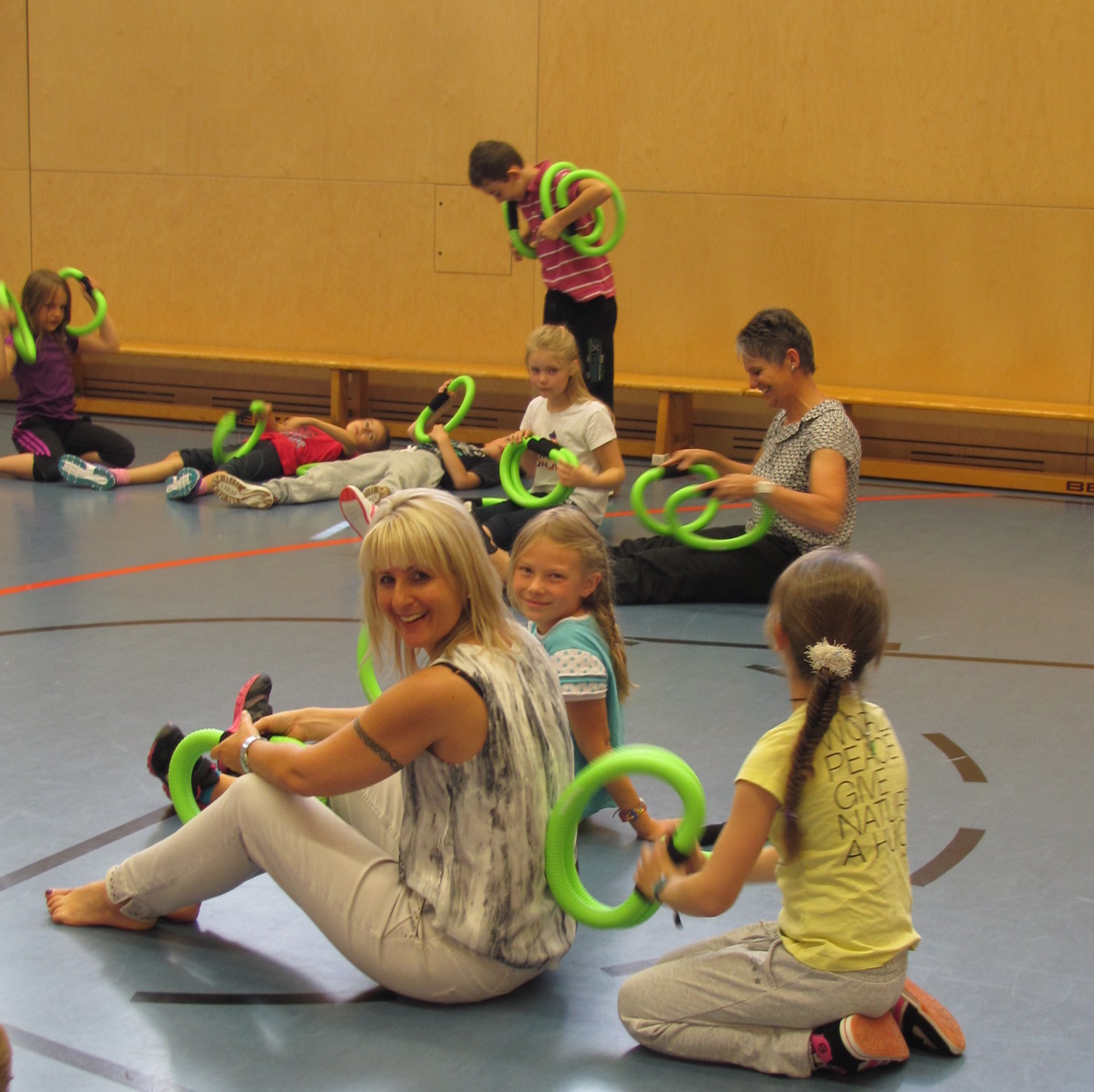 Grüne Fitness-Ringe für Imster Volksschule - Imst