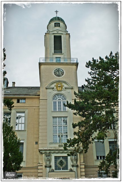 Die Kapelle zur Allerheiligsten Dreifaltigkeit im Krankenhaus Hietzing ...