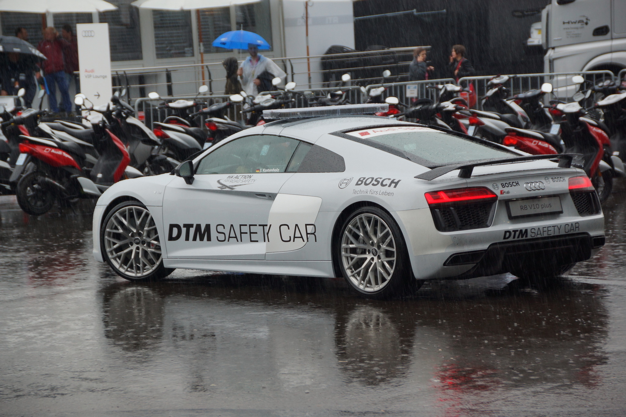 DTM Safety Car im strömenden Regen - Eisenstadt