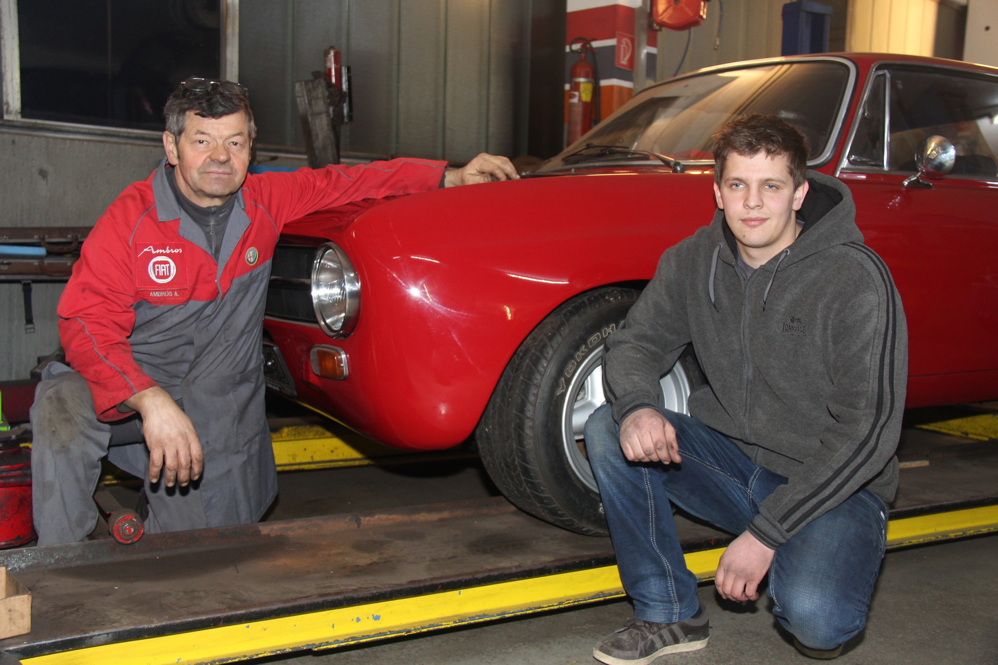 Ambros startet durch: Autohaus zeigt am neuen Standort seine Flotte - Perg