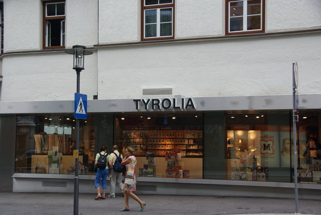 Tyrolia-Buchhandlung erstrahlt in neuem Glanz - Landeck