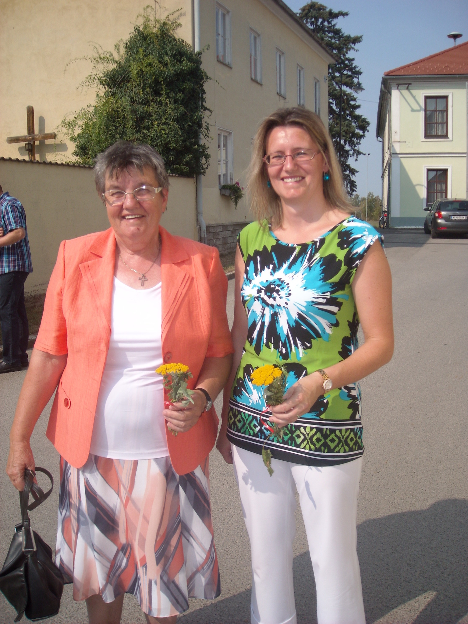 Zwingendorf: Kräutersegnung am Großen Frauentag in der Pfarrkirche ...