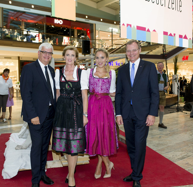 Weberzeile: Großer Andrang bei VIP-Eröffnung - Ried