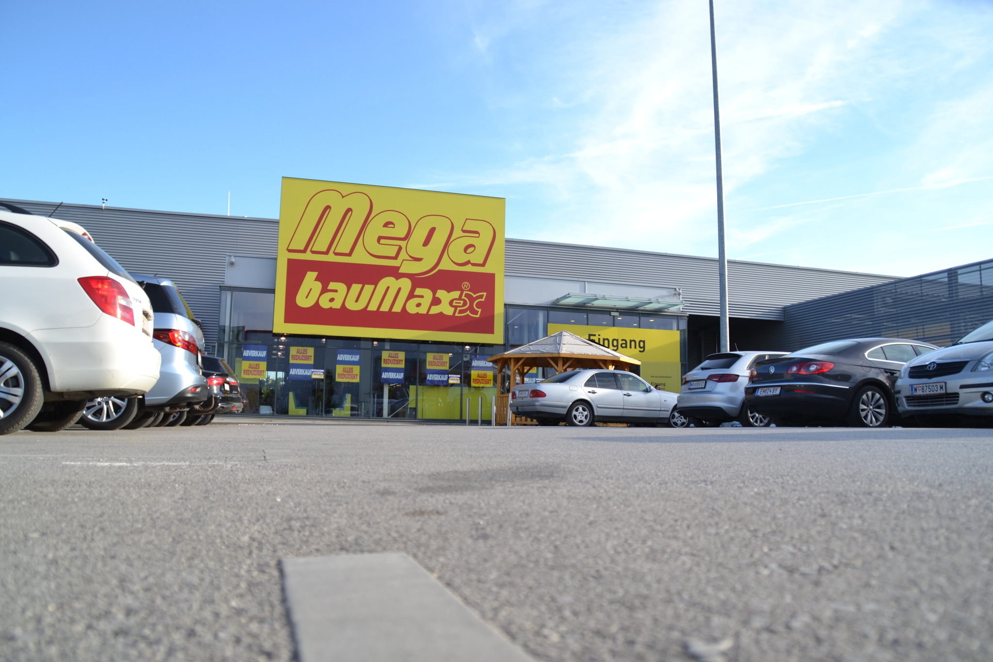 bauMax: Standort und Arbeitsplätze bleiben erhalten - Eisenstadt