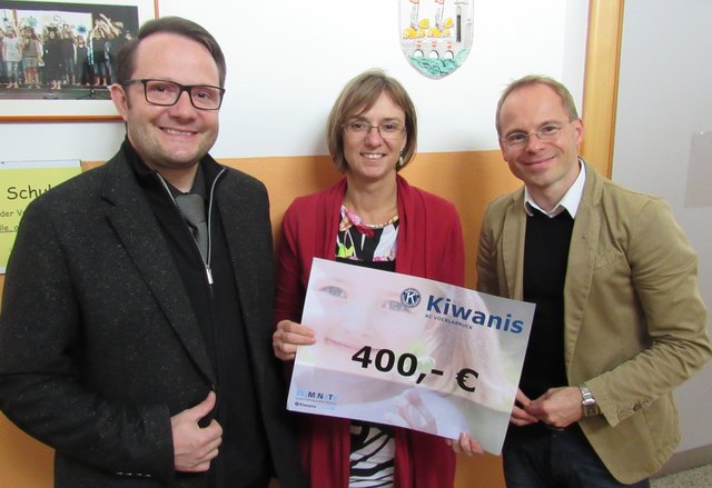 Kiwanier spenden für Flüchtlingskinder - Vöcklabruck