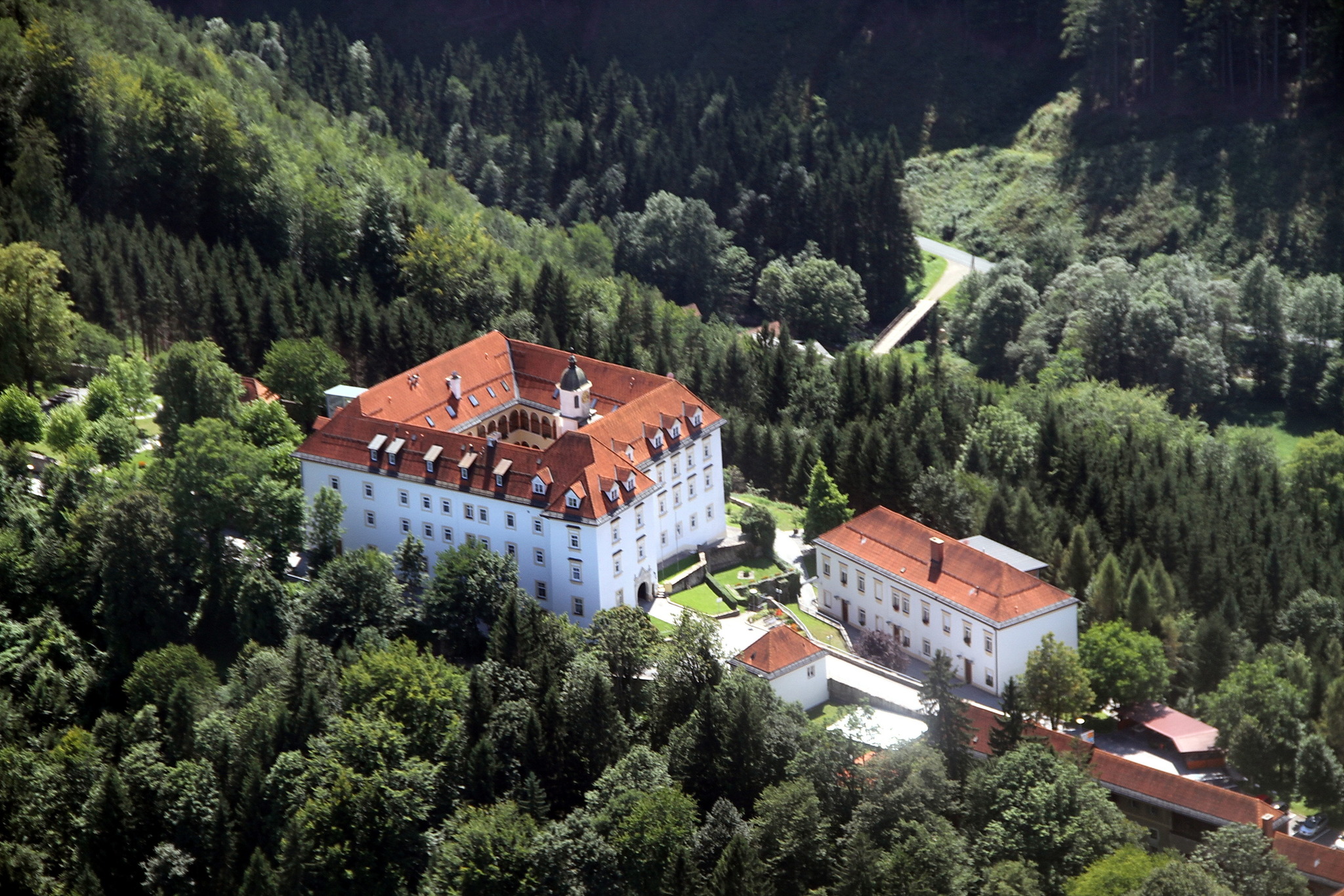 Schloss Schwanberg aus der Vogelperspektive - Deutschlandsberg