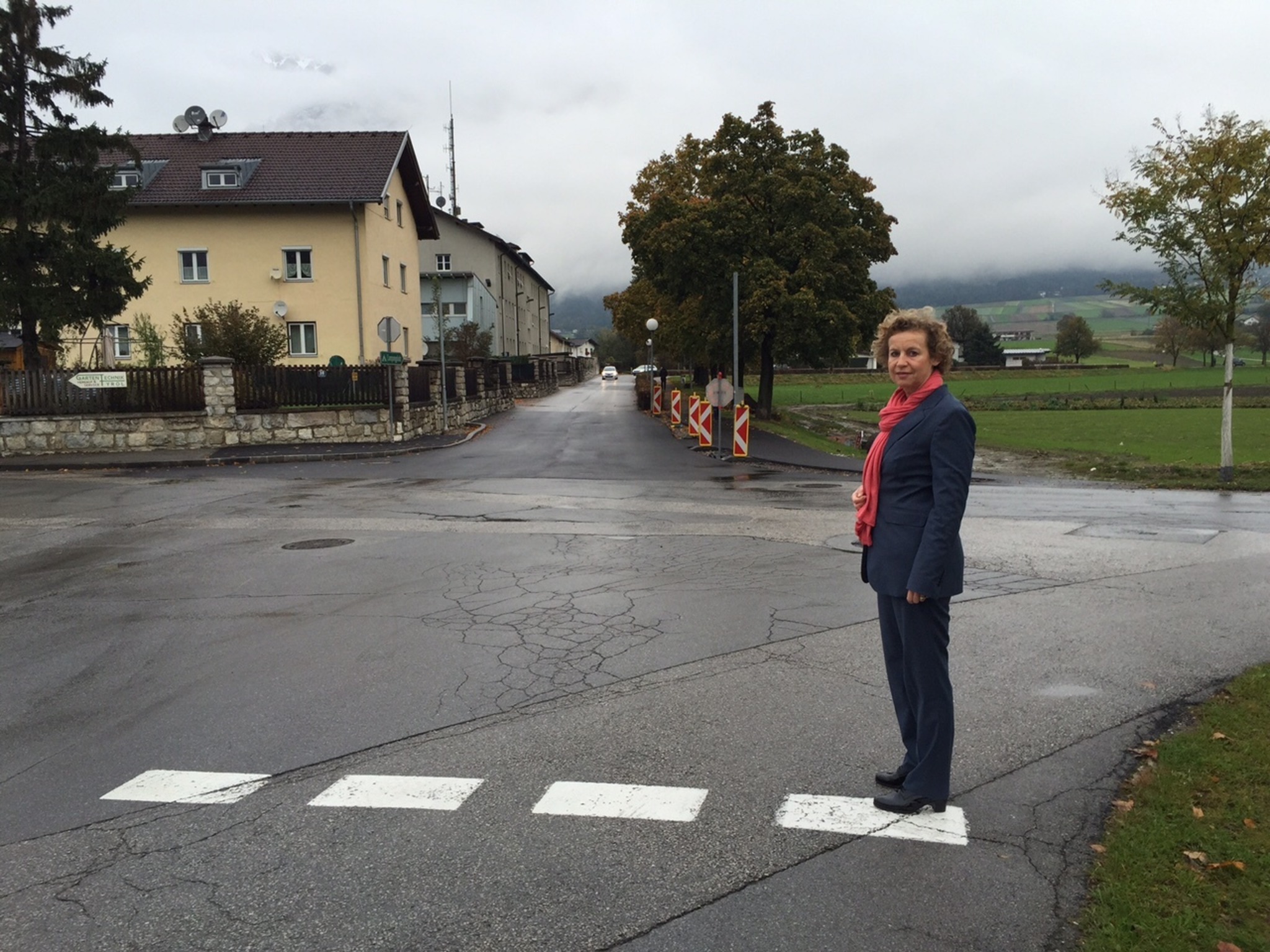 Neuer Gehsteig sorgt für Sicherheit - Hall-Rum