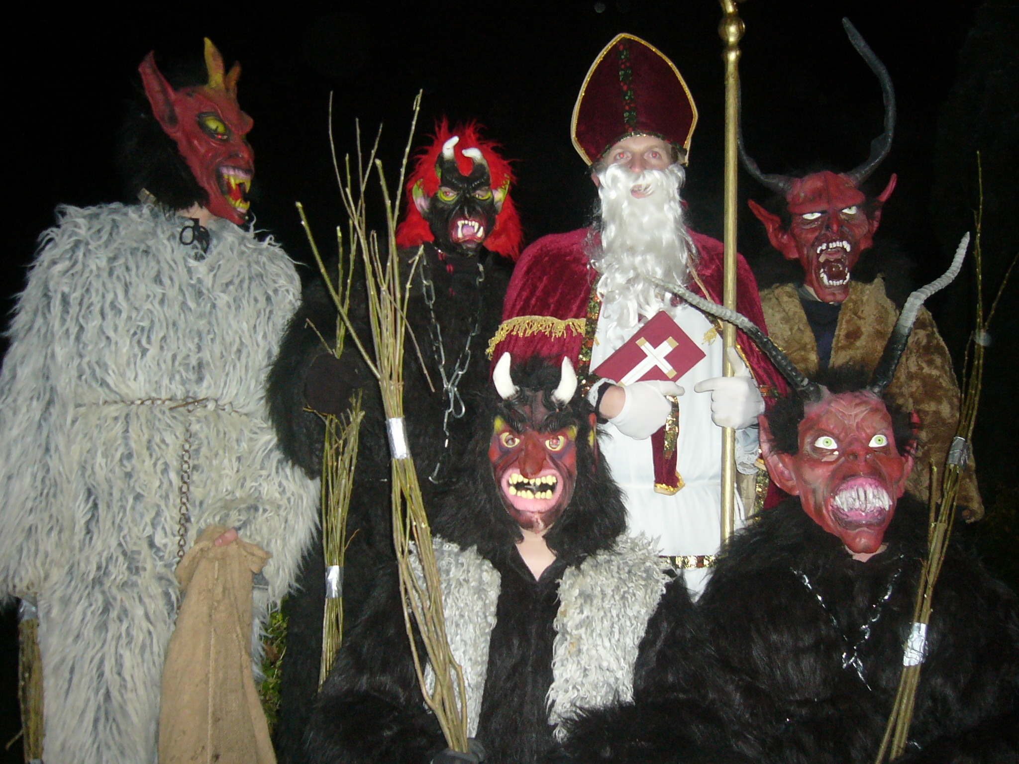 Wenn der Krampus die Rute ins Fenster stellt - Braunau
