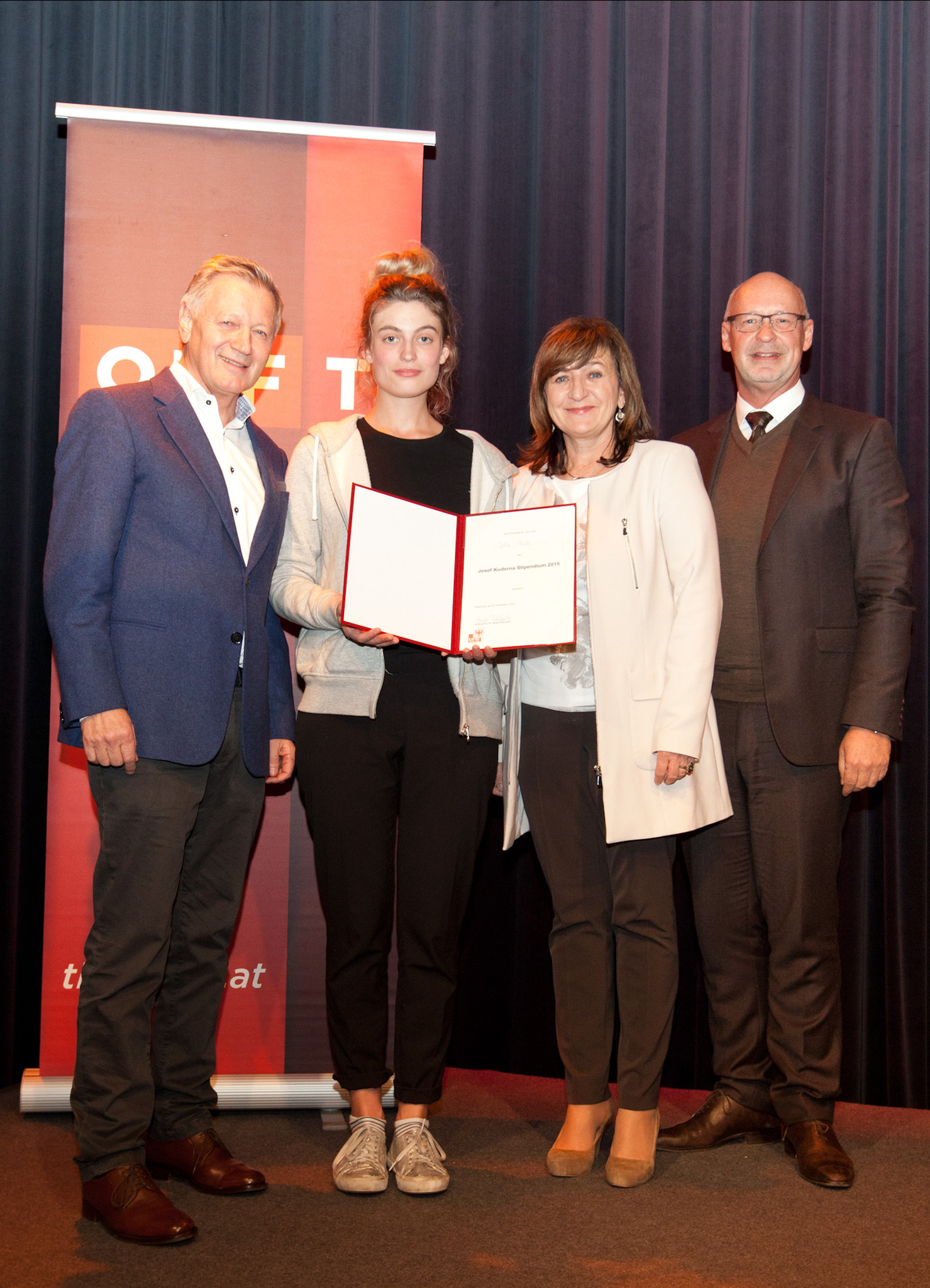 Haller Schauspielerin Julia Posch gewinnt Wettbewerb - Hall-Rum