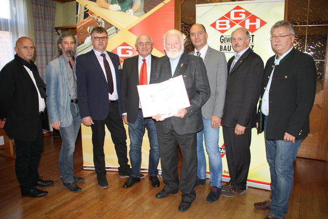 Gewerkschaft Bau-Holz ehrt langjährige Gewerkschaftsmitglieder aus dem ...