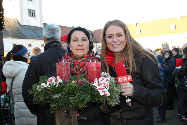 Menschen strömten am Sonntag in Scharen zum Waldhausener Advent - Perg