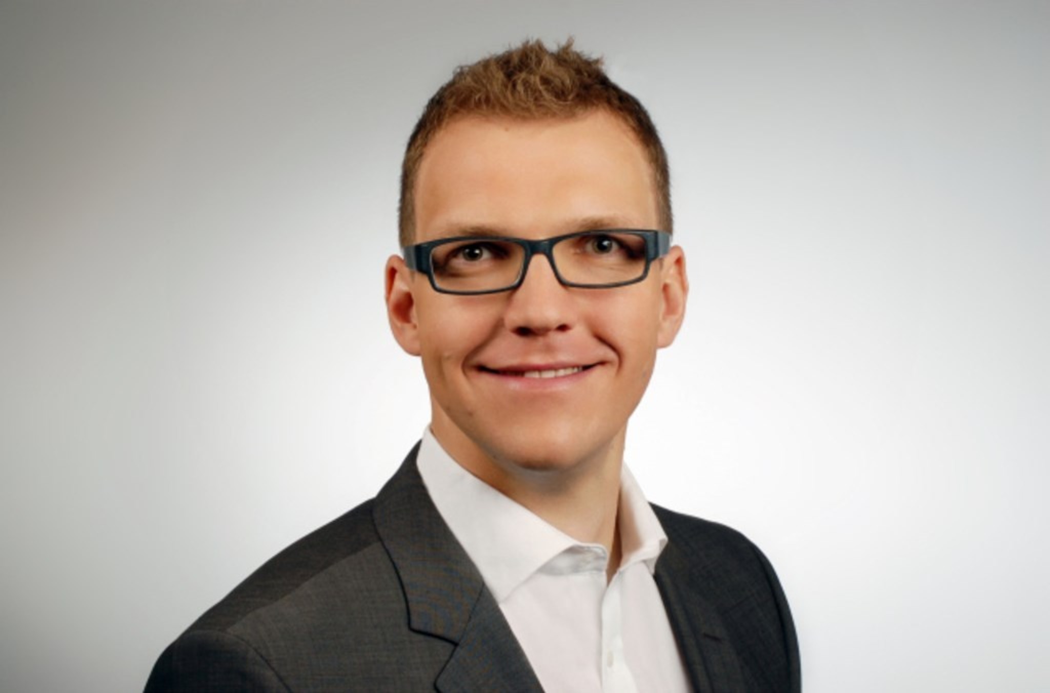 Prof. Baumgarten ersetzt Prof. Baumgartner - Hall-Rum