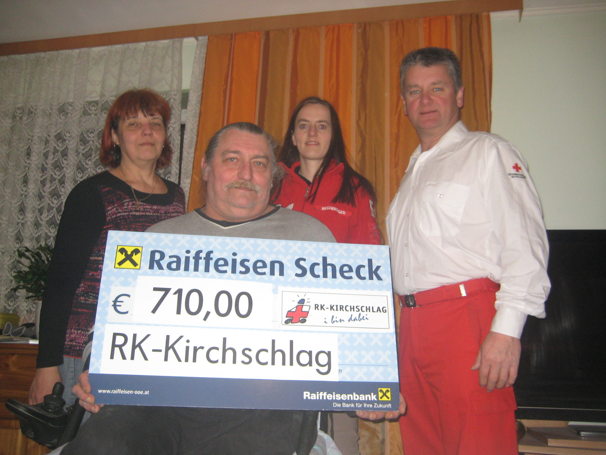 Rotes Kreuz Kirchschlag unterstützt Rollstuhlfahrer - Urfahr-Umgebung