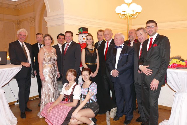 Rotes Wintermärchen im Stadtsaal - Korneuburg